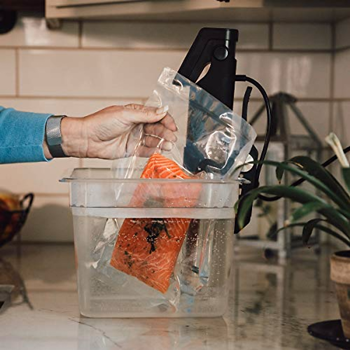 Avid Armor – Chamber Machine Pouches, Pre-Cut Chamber Vacuum Sealer Bags, Heavy Duty Seal Pouch, BPA-Free Chamber Sealer, 8 x 12 inches, Pack of 250 Vacuum Chamber Pouches