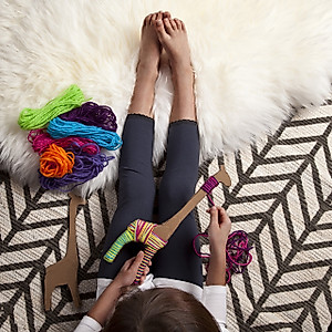 Craft-tastic – Yarn Giraffes Kit – Craft Kit Makes 2 Yarn-Wrapped Giraffes