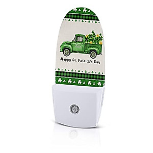 RisQiten St. Patrick's Day Night Light, LED Plug in Night Light, Green Checkered Truck Lucky Clover Gold Night Lights with Dusk to Dawn Sensor Decorative Kids/Adults Nightlight for Bedroom Bathroom