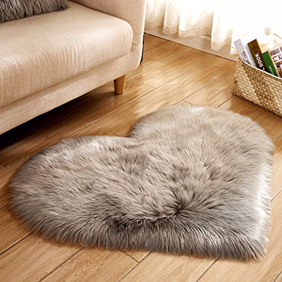 Nuxn 40 x 50cm Heart Shape Faux Sheepskin Rug Soft Long Plush Fluffy Shaggy Carpet Area Mats Rugs Bedroom Sofa Decorative Floor Carpet (Grey)