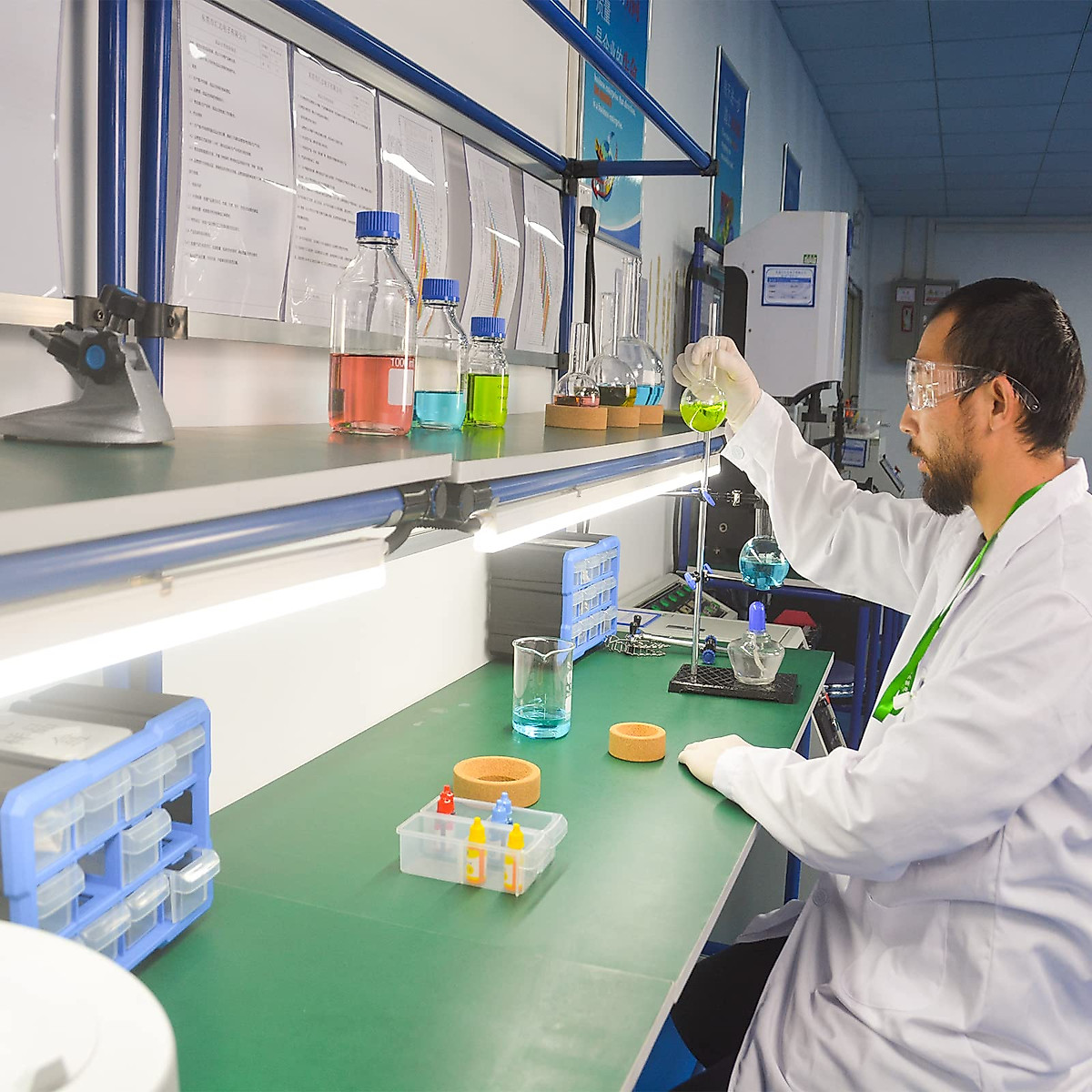 SWONES Graduated Round Reagent Media - Round Media Storage Bottle - Storage Glass Bottles, with GL45 Screw Cap,Borosilicate 3.3 Glass (250ml, 4pcs)