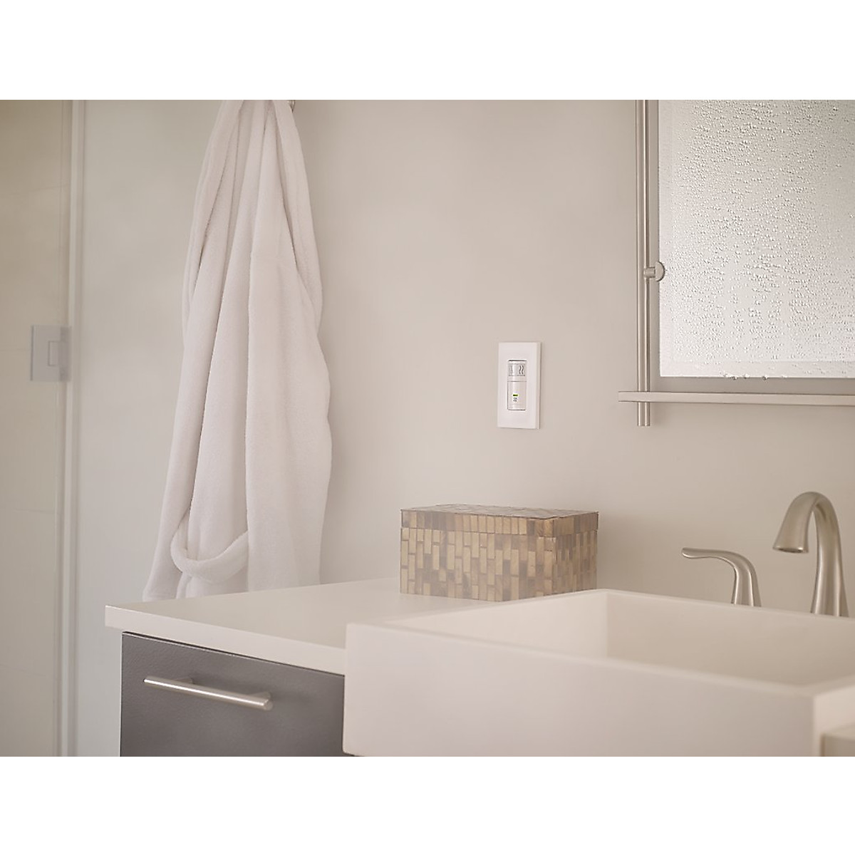 Leviton IPHS5-1LW Decora In-Wall Humidity Sensor & Fan Control , 3A, Single Pole, White