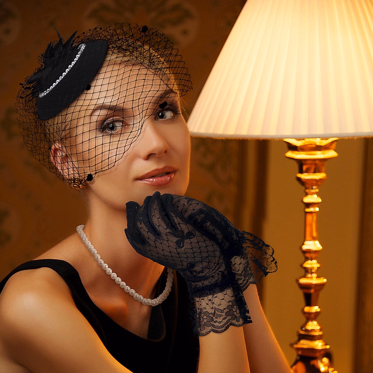 Hicarer 50s Fascinator Hat for Women Girl Funeral Veil Hat Pillbox Cocktail Tea Party Headpiece and Lace Glove Pearl Necklace(Black, Gold)