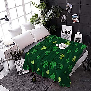 DoremiHome St. Patrick's Day Throw Blanket 40x50 inches Soft Cozy Plush Bed Blanket Fuzzy Throw for Sofa Couch, Lap TV Blanket Comfort Caring Gift - Green Lucky Shamrocks Irish Clover