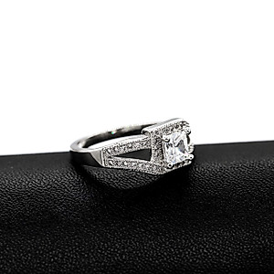 Uloveido Women's White Gold Plated Princess Cut Cubic Zirconia Wedding Engagement Ring Split Shank Solitaire Anniversary Ring (Size 8) WX013
