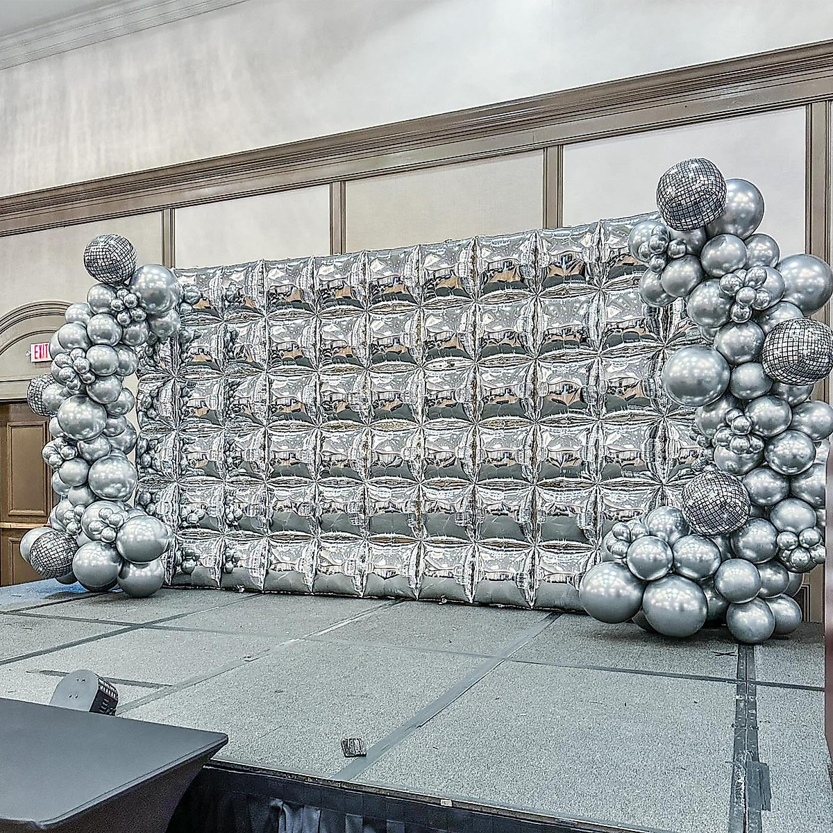 Silver Square Foil Balloons Wall Tunnel Backdrop Double Sided Metallic Balloon Arch Garland Kit For Anniversary Disco Engagement Bridal Birthday Graduation Party Decorations