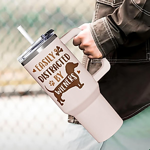 AT2Z GLOBAL Dachshund Gifts For Women, Dog Lovers - Mothers Day Gifts From Dogs - Birthday Gifts For Dackel Owners - Christmas Gifts for Dachshund Mom - Wiener Dogs 40oz Tumbler With Handle & Straw