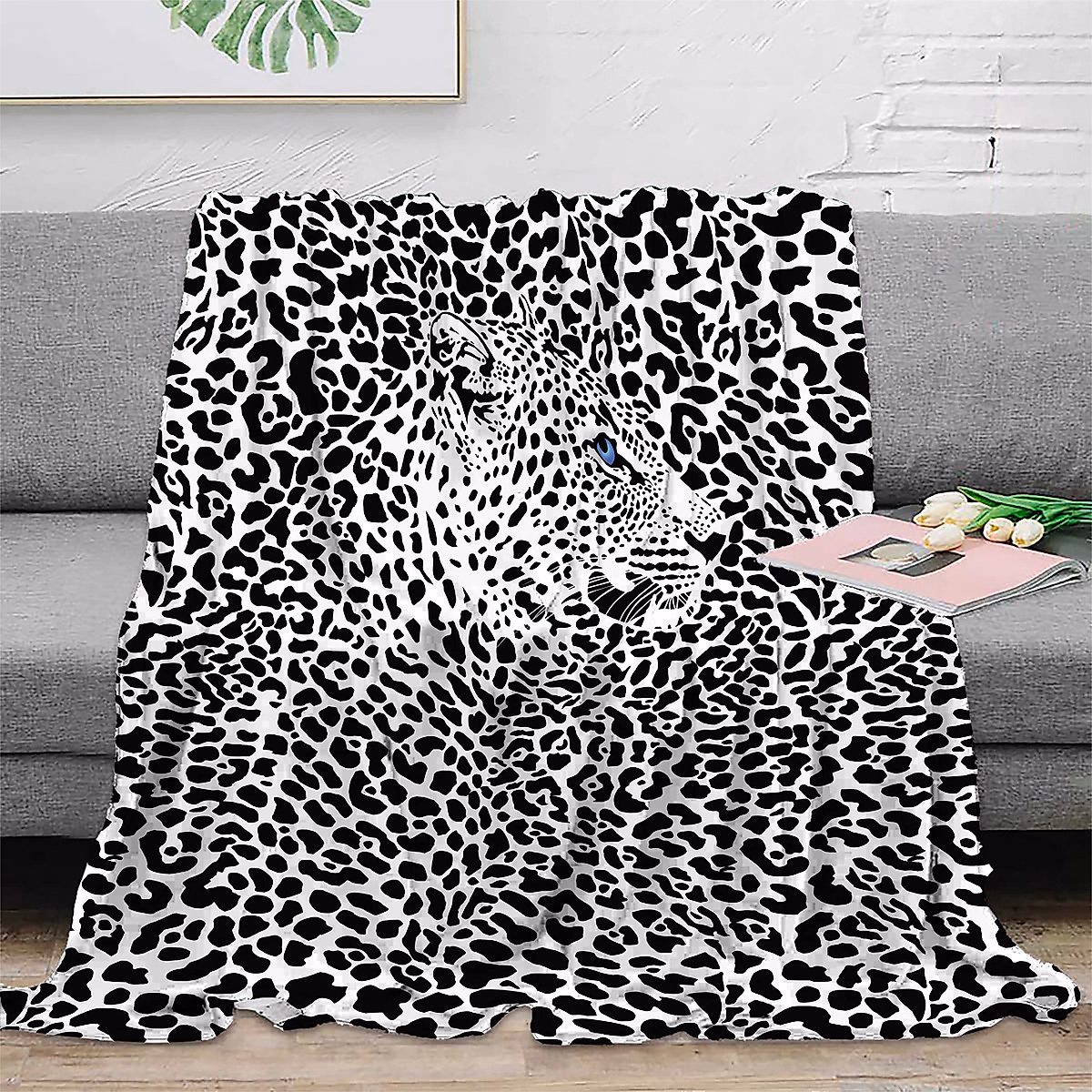 Cheetah Print Fleece Throw Blanket,330GSM 40"x50" Fuzzy Cozy Comfy Super Soft Cheetah Print Blanket Gifts for Women Kids Boys and Girls