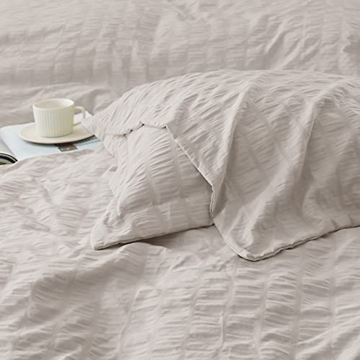 Cozyide Light Grey Duvet Cover Queen, 3 Pieces Bedding Duvet Covers, Soft Breathable Seersucker Duvet Cover Set with Zipper Closure and Corner Ties (1 Duvet Cover 90"x90" + 2 Pillow Shams 20"x26")