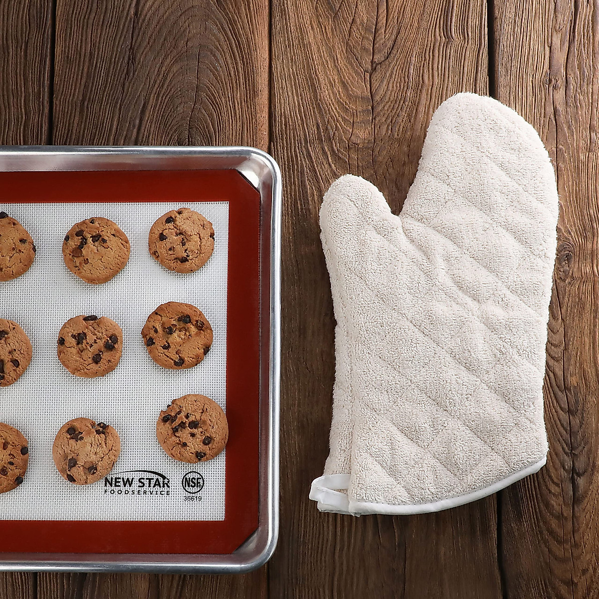 New Star Foodservice 32123 Terry Cloth Oven Mitts, Up to 400F, 13-Inch, Set of 2