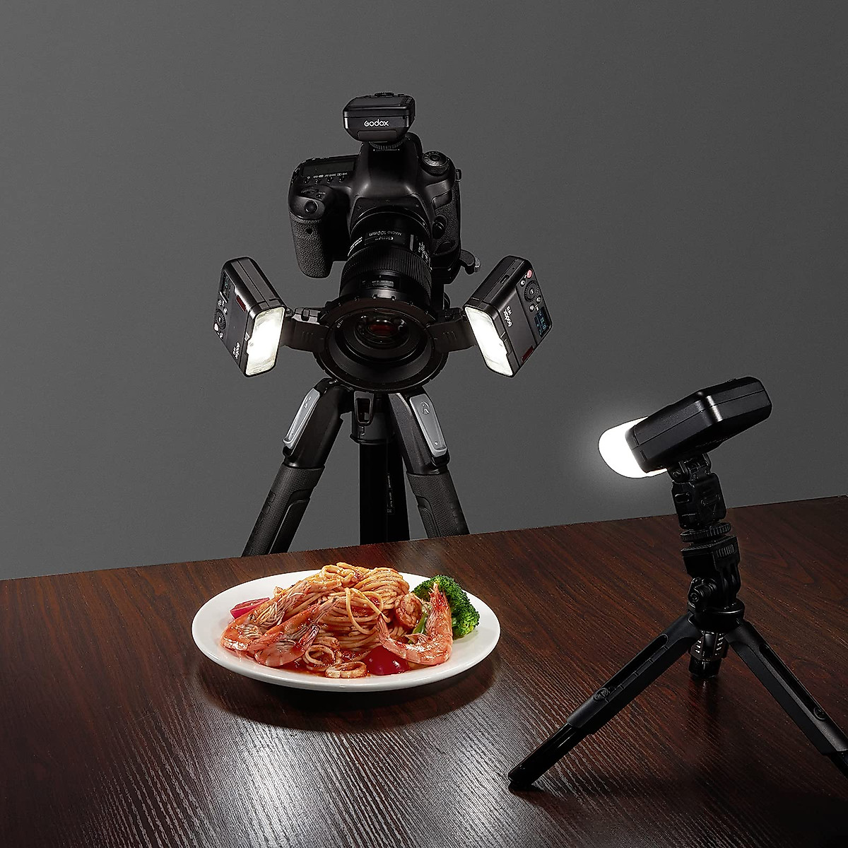 GODOX MF12 TTL 12W Macro Flash,2.4G Wireless Control Built-in 3.7V Lithium Battery Speedlite and Off-Camera TTL Speedlight Compatible with Canon Nikon Sony Fuji Olympus Panasonic with USB Light