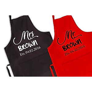 Customized Mr and Mrs Gifts, Personalized Apron Set for Couple, Custom Couple Gifts, Anniversary Gifts, Valentines Day for Couple, Newlywed Gifts for Couples, Christmas Gifts, 2 Aprons