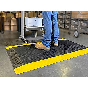 Wearwell UltraSoft Diamond-Plate SpongeCote Mat - Black/Yellow. Anti-Fatigue Workstation Mat. 2' W x 3' L x 15/16" Thickness. Nitricell Sponge. Pre-Beveled Edge. For Industrial Use (414.1516x2x3BYL)
