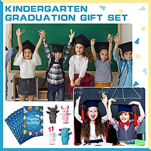 Zhanmai 40 Pcs Kindergarten Graduation Gifts Bulk Animal Finger Puppet Toy with Gift Graduation Card, Preschool Graduation Classroom Exchange Gifts, Graduation Party Favors for Kids