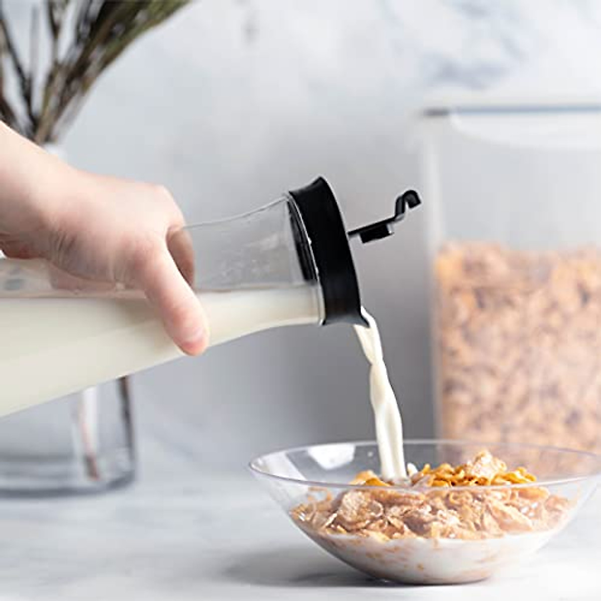 Clear Plastic Water Pitchers Carafes with Flip top Black Lids 34 OZ Heavy Duty Beverage Pitcher Jug for Juice or iced Coffee Great for Mimosa bar Restuarants ot Schools Pack of 2