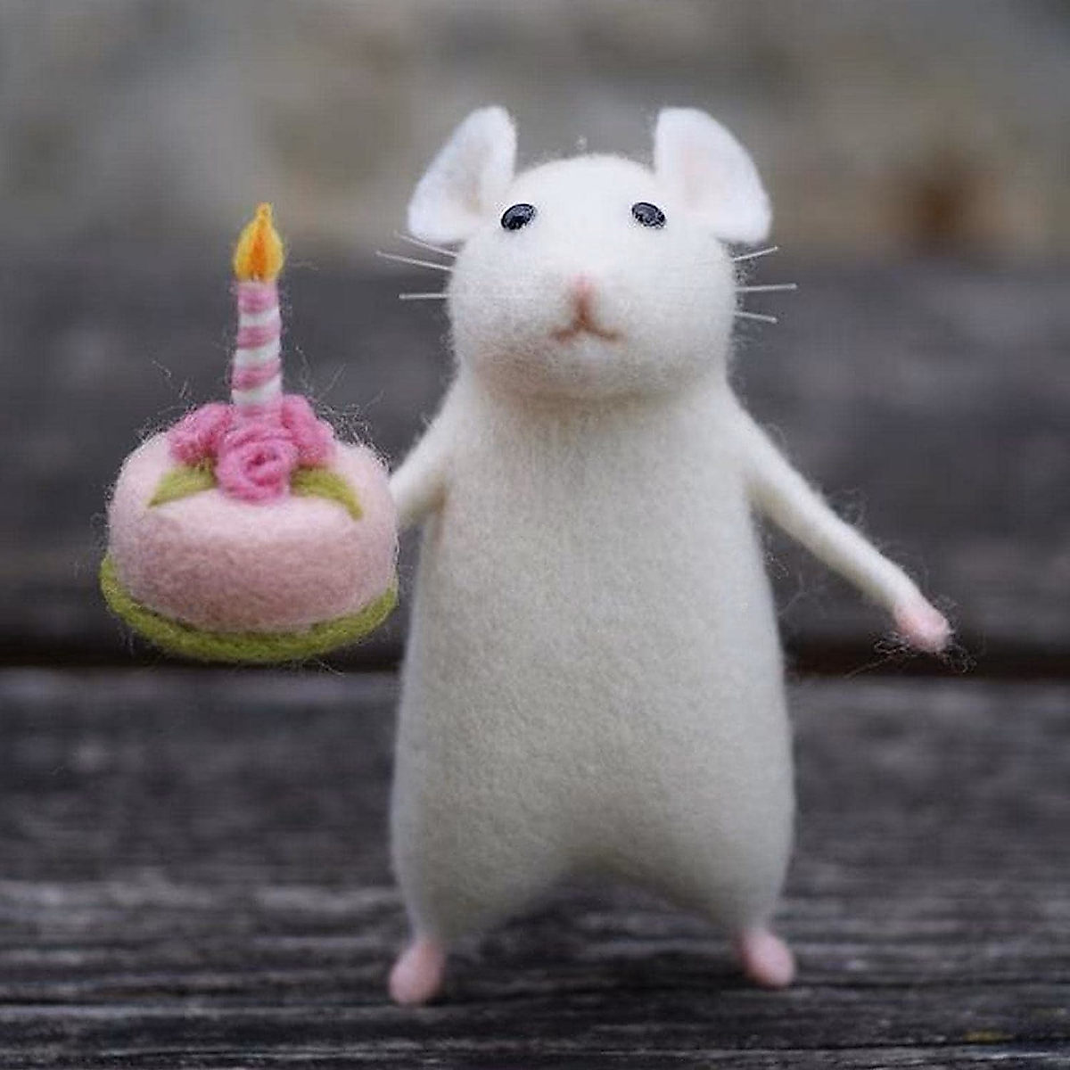 DABATO Halloween Mouse with A Pumpkin, 2024 New Cute Handmade Wool Felt Christmas Mouse Ornament, Needle Felted Pumpkins Animals Decoration, Christmas Home Decoration Gifts (B)