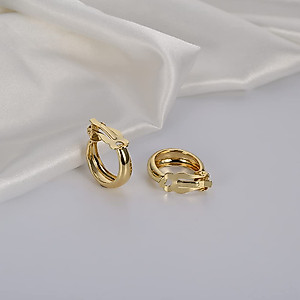 FAMARINE Gold Hoop Clip on Earrings for Women Fashion Hoops Clip Earrings Non Piercing Earrings
