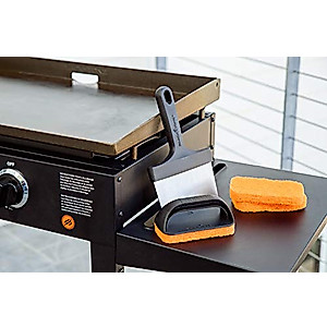 Blackstone 5059 Flat Grill & Griddle Cleaning Kit 5 Pieces Premium Flat Top Grill Accessories Cleaner Tool Set - 1 Stainless Steel 6" Scraper, 3 Scour Pads and 1 Handle Griddle Kit