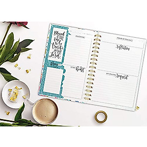 Women's Prayer Journal: A Christian Devotional for a Year of Praise, Gratitude, and Reflection