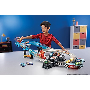 Disney Car Toys Rust-Eze Double Circuit Speedway Playset Test Track Set For Drift, Race and Crash Competitions, With Lightning McQueen Vehicle, Kids Birthday Gift For Ages 4 Years and Older