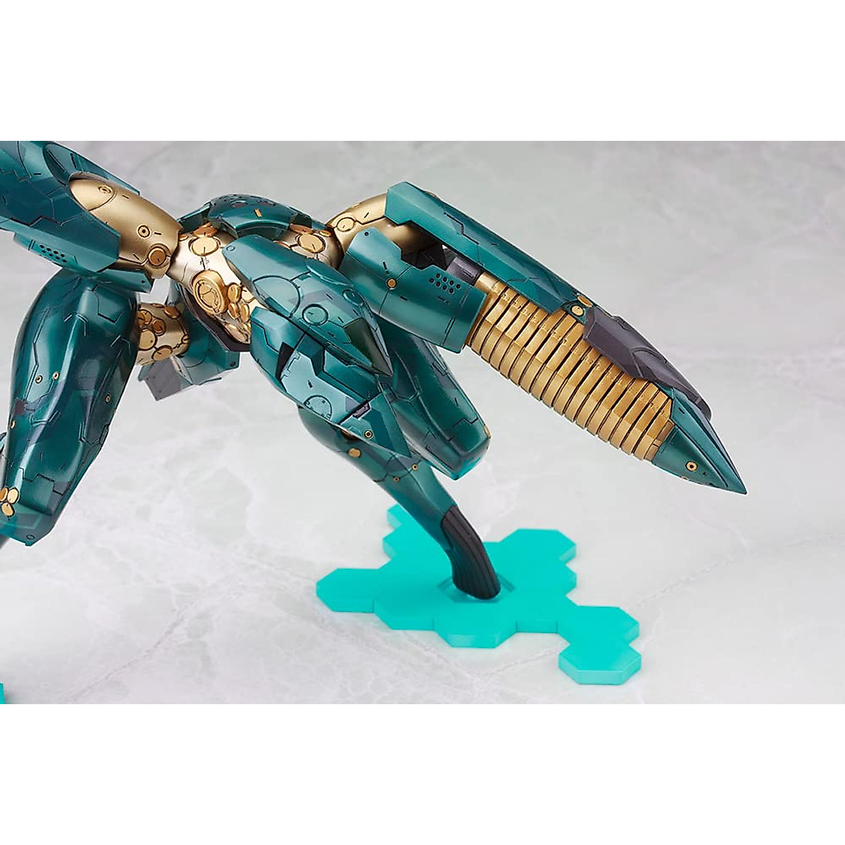 Kotobukiya Metal Gear Solid 4 Guns of The Patriot Metal Gear RAY 1/100 Scale Plastic Kit