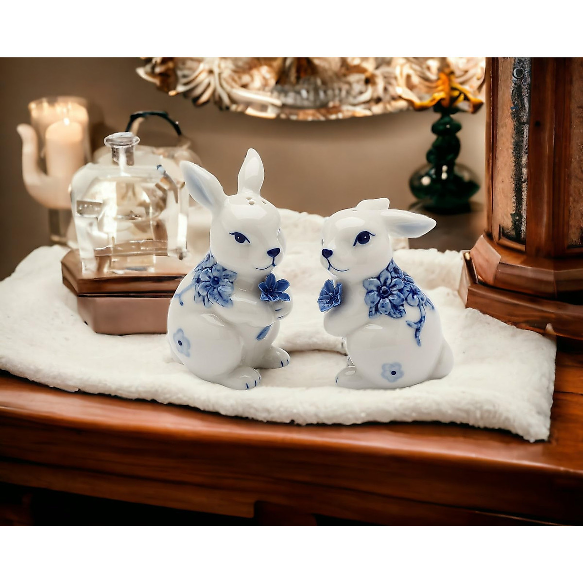 Fine Ceramic Hand Painted Classic Dutch Blue and White Bunny Rabbit Holding Blue Flowers Salt & Pepper Shakers Set, 3-3/8" H