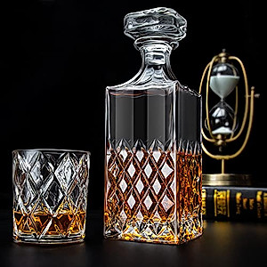 Lighten Life Whiskey Decanter Set,Italian Style Decanter Set with 4 Glasses in Gift Box,Crystal Bourbon Decanter Set for Scotch,Liquor,Whiskey Decanter Set for Men and Women