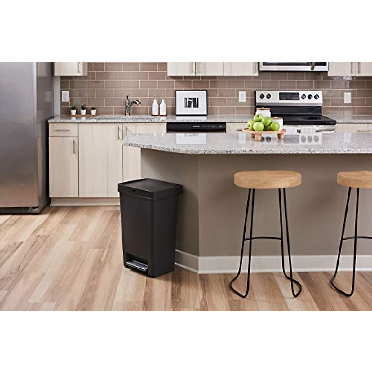 Rubbermaid Premier Series II Step-On Trash Can for Home and Kitchen, with Lid Lock and Slow Close, 13 Gallon, Charcoal