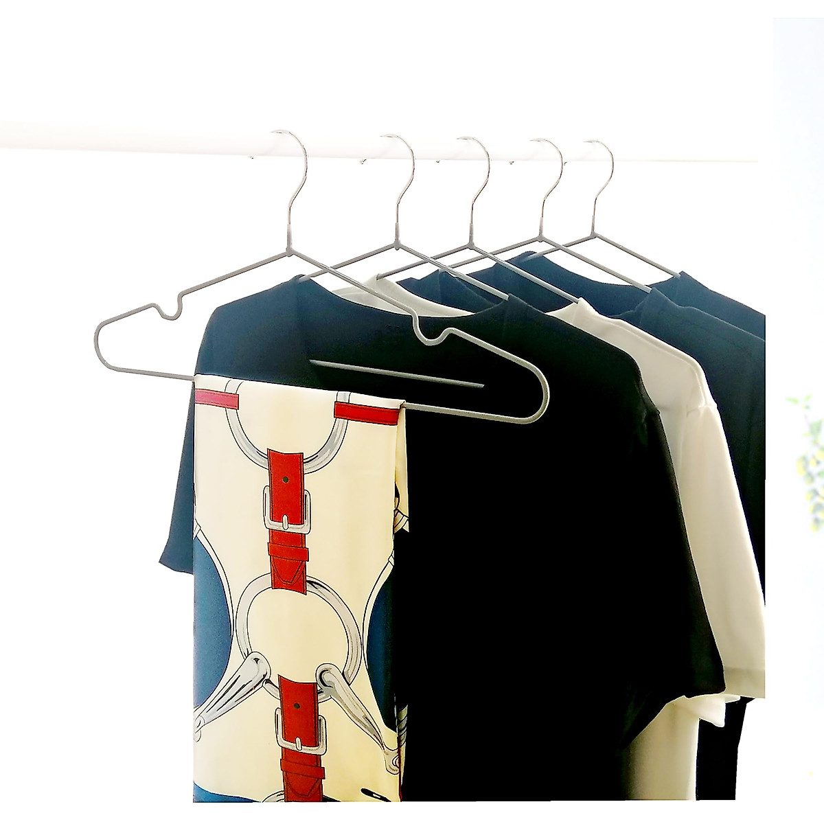 GXLQIJU Clothing Hangers Non-Slip Durable Metal Hanger with Rubber Coating Space-Saving Slim Standard Clothes Hangers for Shirt Skirt Coat (Grey, 30)