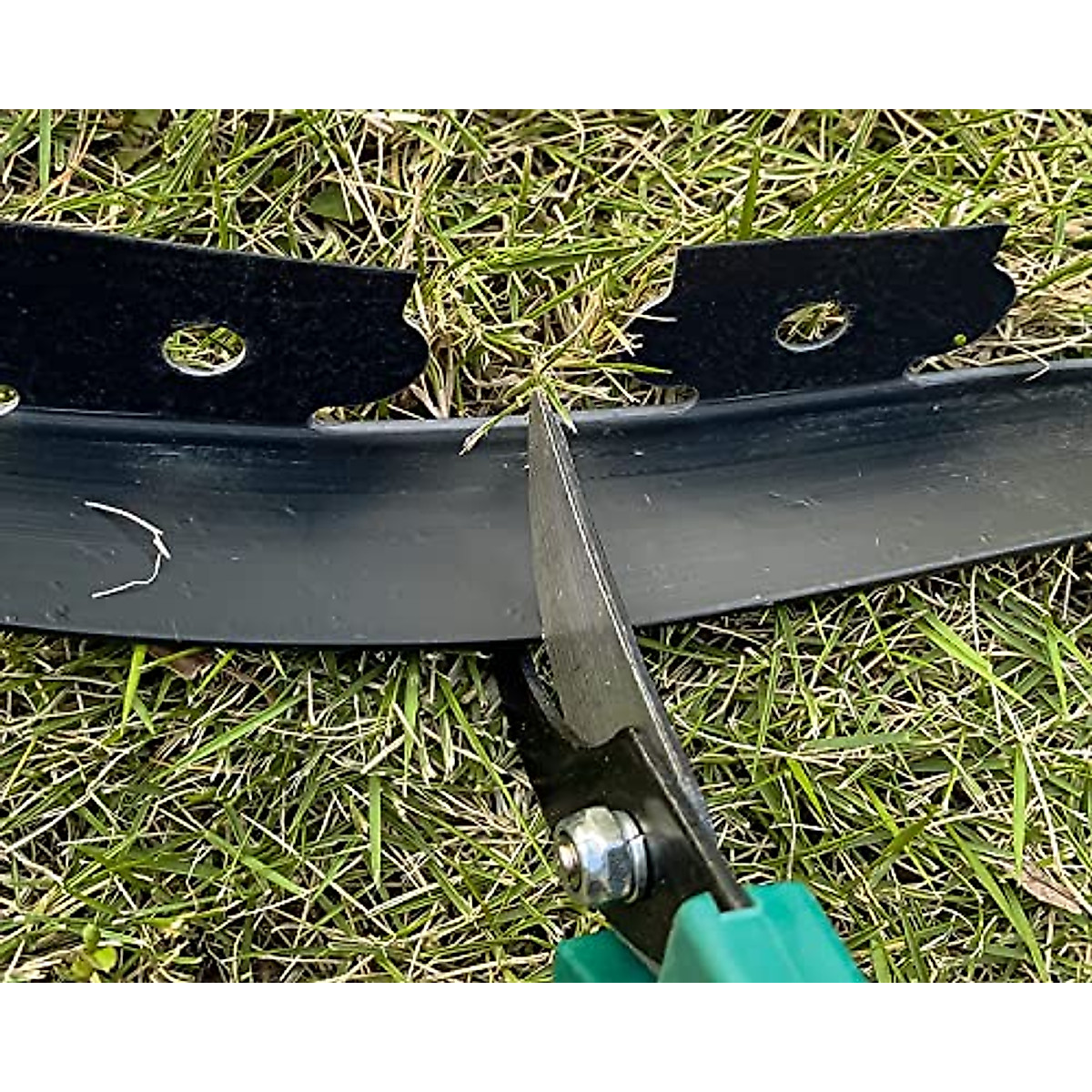 Hugeleaf Garden Flex Lawn Edging, Paver Edging, No-Dig, Landscape Edging, Plant Border, Garden Edging, Flower Bed Edging, Length 30 Feet Black