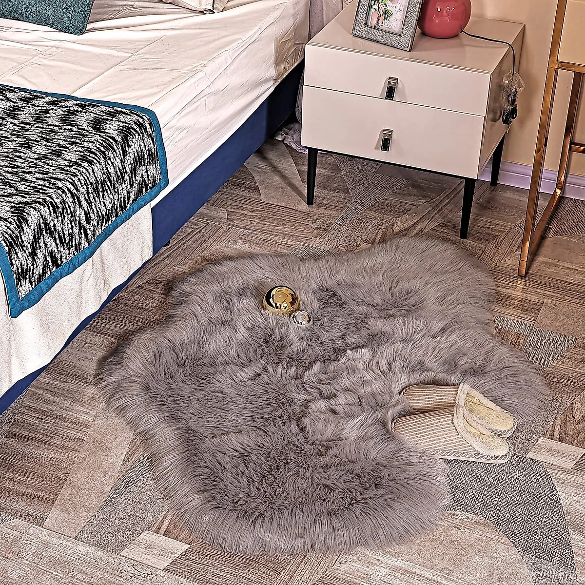 HLZHOU Soft Faux Sheepskin Fur Rug Fluffy Fur Chair Cover Seat Pad Non-Slip Area Rug for Bedroom Living Room Floor Kids Room (Gray, 2x2.6 Feet)