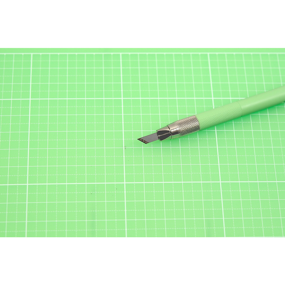 NT Cutter Resin Holder Art Knife, Green Holder, 1 Knife (D-401P-G)