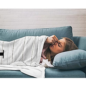 SSEVITEY Flannel Fleece Throw Blanket for Couch Bed Sofa Travel AutumnThanksgiving Maple Leaves on Wooden Fuzzy Soft Lightweight Blankets Plush Warm Cozy Bedspread Throws Hello Fall Quote 40x50in