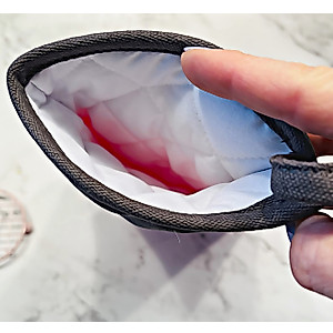 Dezicakes Cooling Rack for Baking Cookies Cupcakes Pink Gingerbread Unique Style Bakers Gift Idea Wire Rack Baking Oven Rack with Silicone Baking Mitt, Rust-Resistant, Cupcake Rack