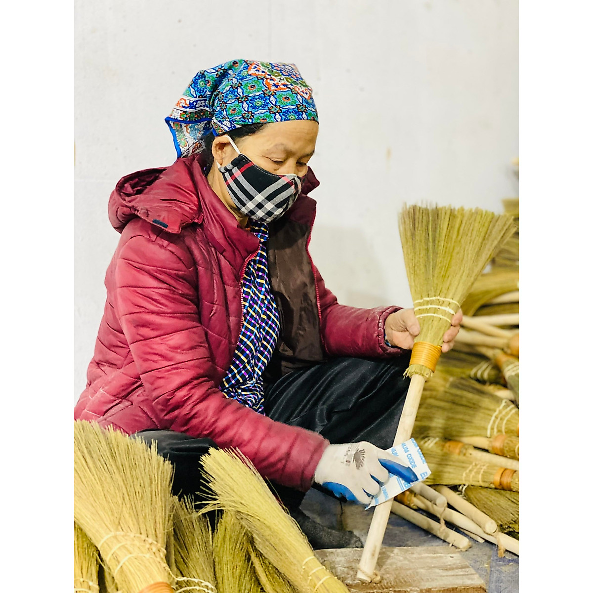 TTS Replacement Wood Handle, Durable Wood Broom Handle for Cleaning and Sweeping, Efficient Cleaning and Storage