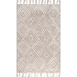nuLOOM Layla Moroccan Diamond Tassel Wool Area Rug, 7' 6" x 9' 6", Tan