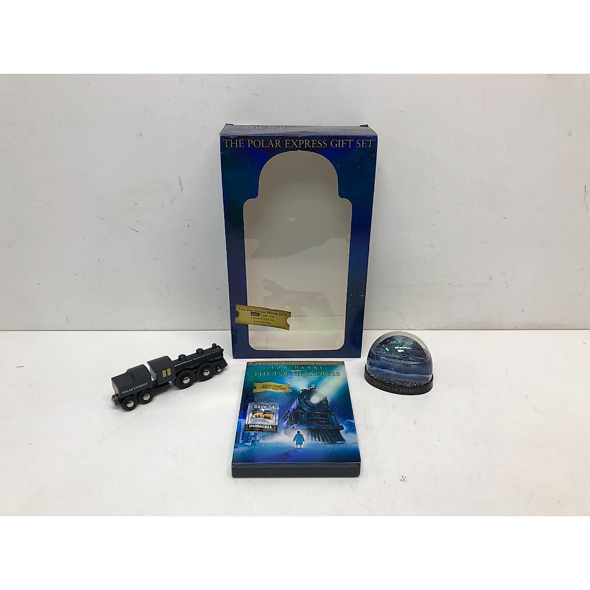 The Polar Express Gift Set (Two-Disc Widescreen Edition with Snow Globe and Toy)