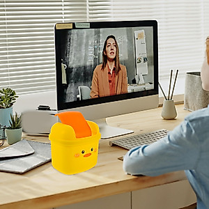 DEARMAMY Small Trash Bin Mini Trash Can with Lid Desktop Ducks Shaped Waste Basket Mini Garbage Can Kawaii Trash Bins for Home Desk Office Kitchen Recycling Trash Container