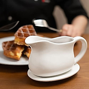 Gonioa 17oz ceramic Gravy Boat with Saucer Stand, Set of 2, Porcelain Gravy Boat with Dripless Lip Spout, Serving Dish for Salad Dressings, Creamer, Warming Sauces, Microwave & Freezer Safe (White)