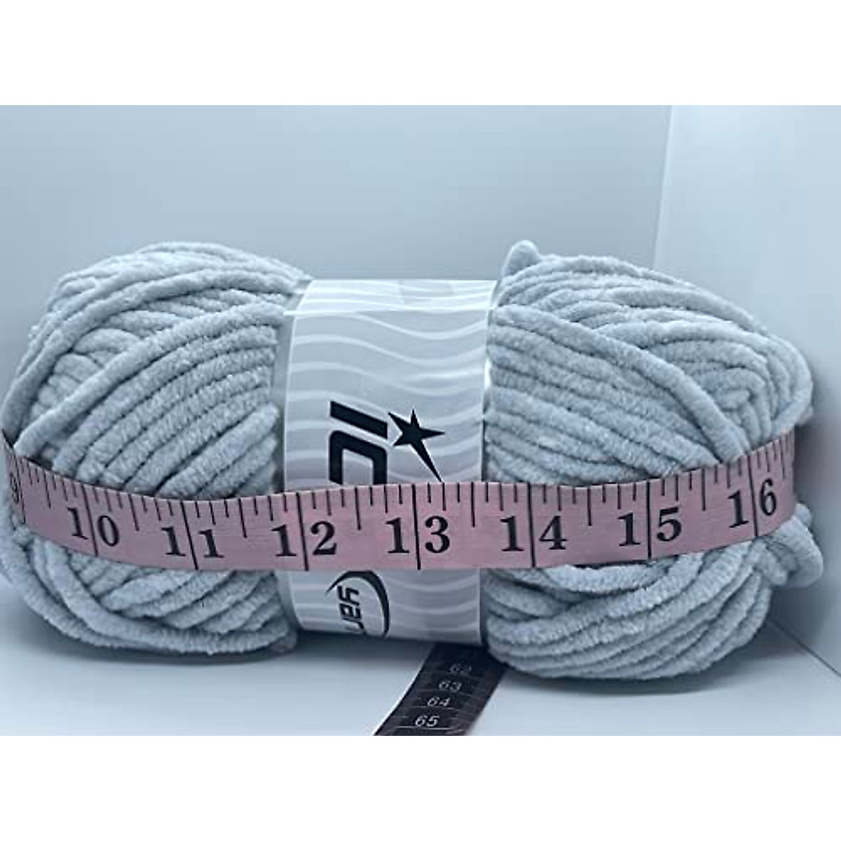 Grey Velvet Chenille Yarn - Bulky 100 Gram (3.53 Ounces) 100 Meters (109 Yards)