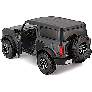 Maisto Diecast Cars 2021 Ford Bronco Badlands Gray Metallic with Black Top Special Edition 124 Diecast Model Car by Maisto 31530