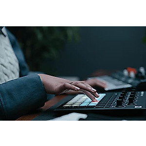 Novation Circuit Tracks: Groovebox sequencer with synth tracks, MIDI tracks and drum tracks for electronic music making