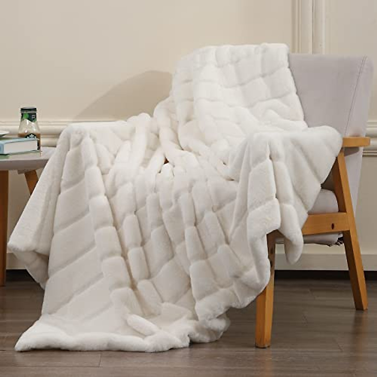 LuxenrelaX Striped Super Soft Faux Fur Throw Blanket-60x80, Anti-Shedding Cozy Fuzzy Plush Blanket for Couch, Bed, Sofa - (60" x 80", Ivory)