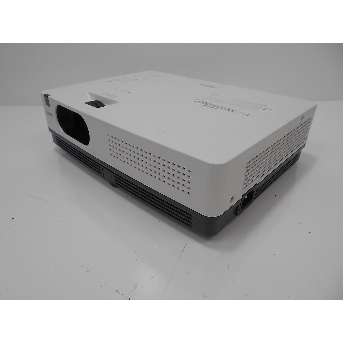 PLC-XW250 2600 Lumens 1024 x 768 XGA 500:1 Ultra-Portable LCD Multimedia Projector