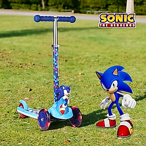 Sonic The Hedgehog 3D Kick Scooter for Kids, Self-Balancing 3 Wheeled Light Up Scooter with Extra Wide Anti-Slip Deck, Rear Brake, Lean to Steer, Lightweight Design, for Kids 3 and up, 75 LB Limit