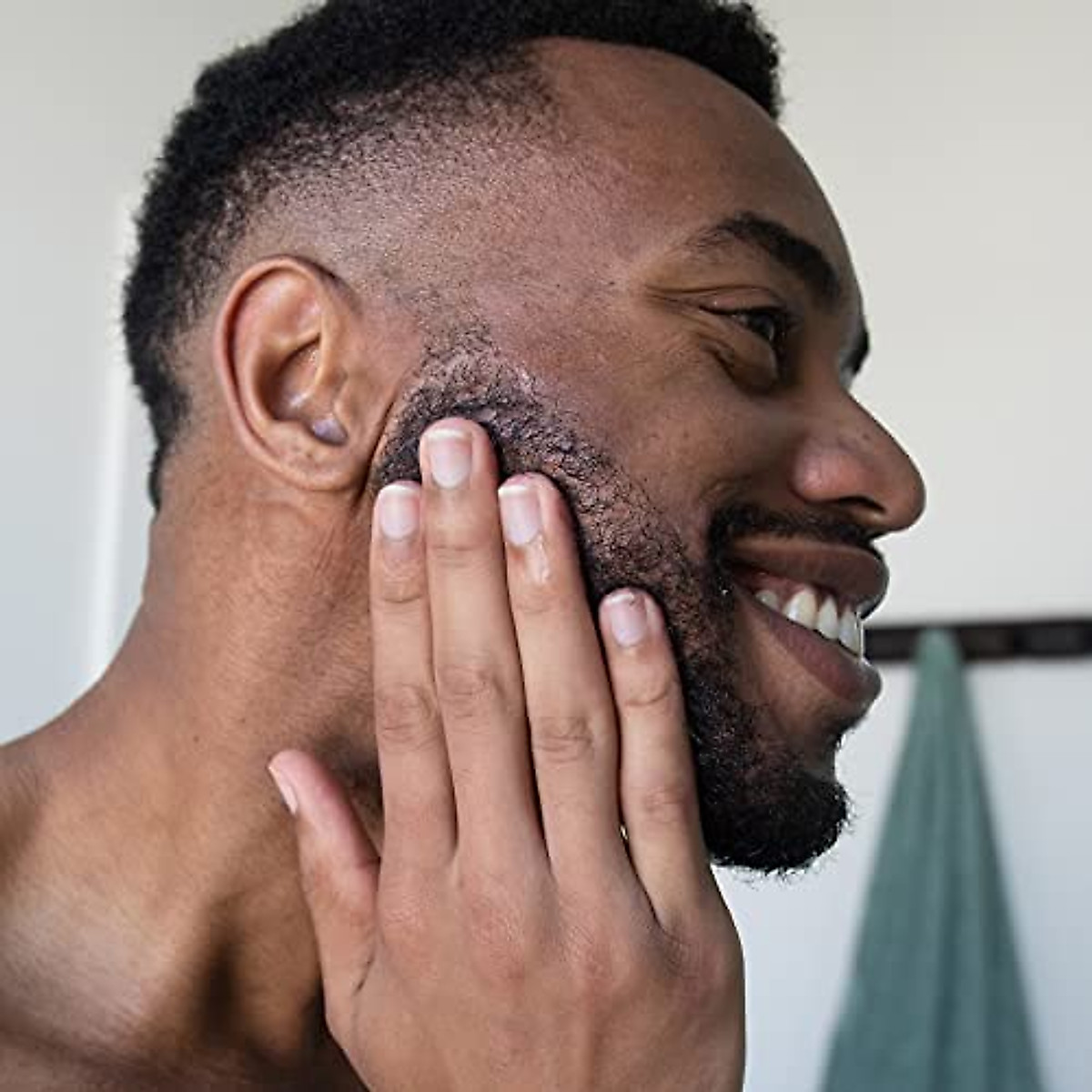 Every Man Jack Mens Beard Oil - Subtle Sea Salt Fragrance - Deeply Moisturizes and Softens Your Beard and Adds a Natural Shine - Naturally Derived with Shea Butter and Coconut Oil - 1oz