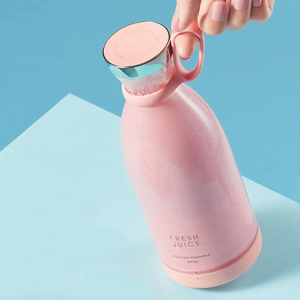 Suomi Personal Blender for Shakes and Smoothies with rechargeable USB blender cup, Portable Blender (Pink)