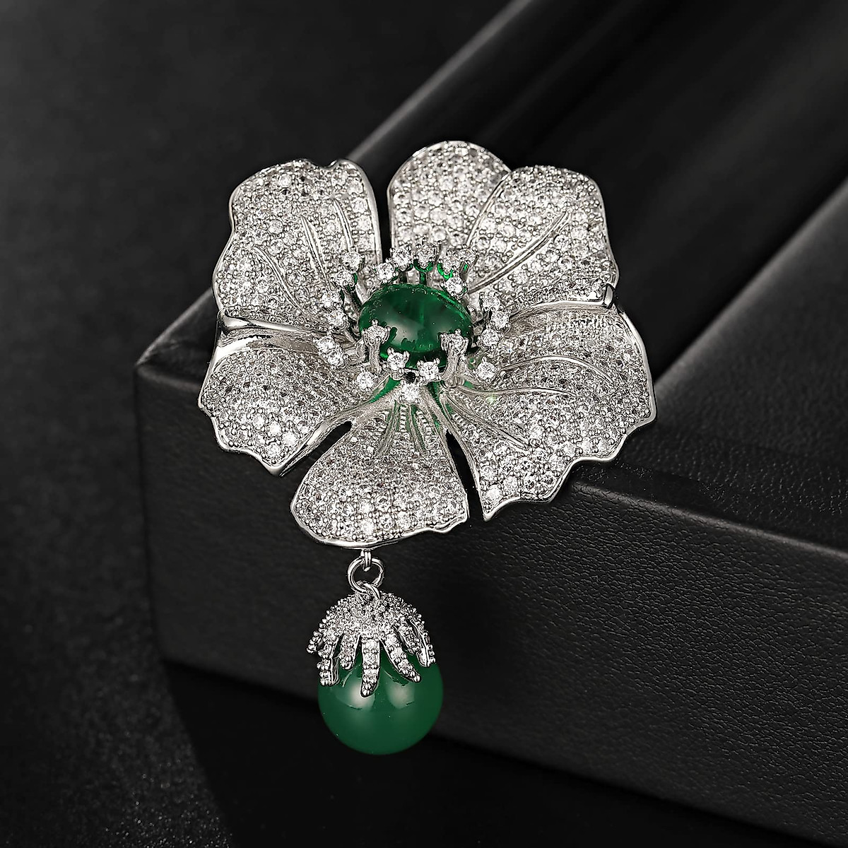 AILONMEI Silver Holiday Brooches For Women Fashion Large Camellia Brooch Christmas Gift (Camellia, Silver)