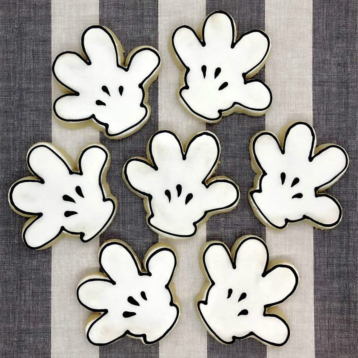 Cookie Knife Mickey Themed Cookie Moulds 5 Pieces - Mickey Mouse Sandwich Cartoon Cookie Knife Shape Cookie Mould, Kids Fondant Knife Baking Mould for Cake Sandwich Vegetables and Fruits,