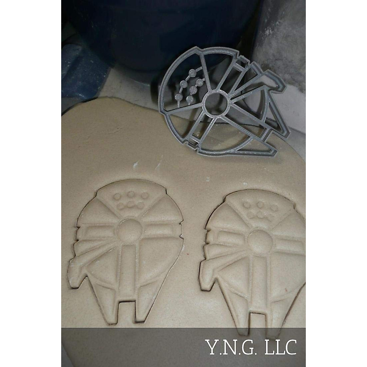 MILLENNIUM FALCON STARSHIP STAR WARS COOKIE CUTTER MADE IN USA PR2298